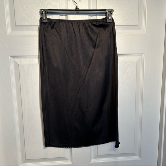 vassarette | Intimates & Sleepwear | Vassarette Black Skirt Slip With ...